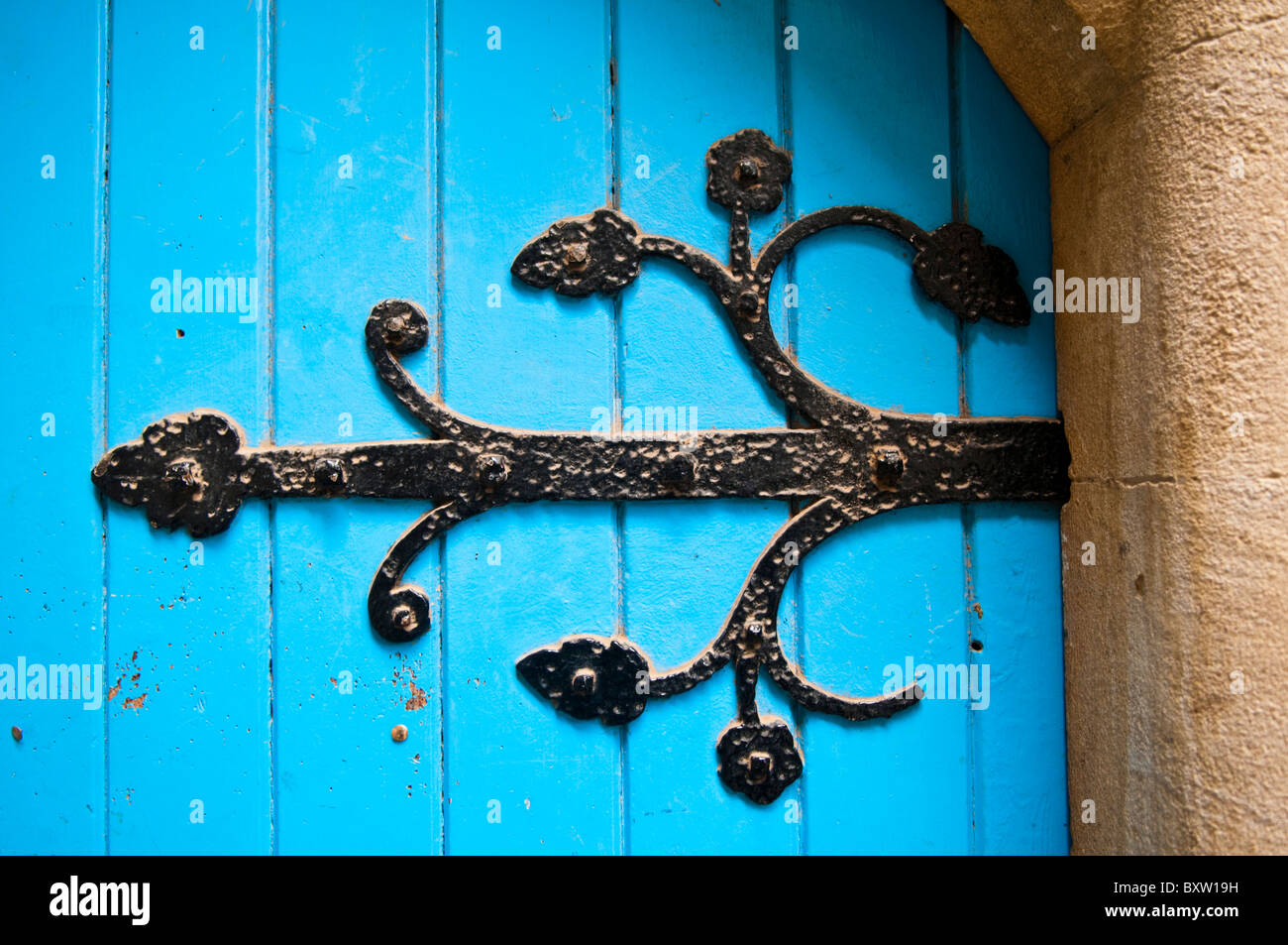 Ornate hinge church door hi-res stock photography and images - Alamy