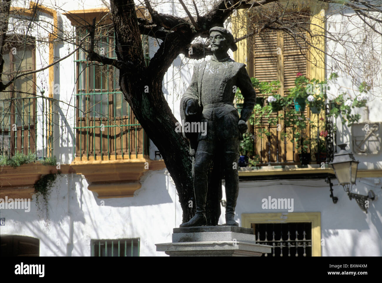 Statue in front of house Stock Photo - Alamy