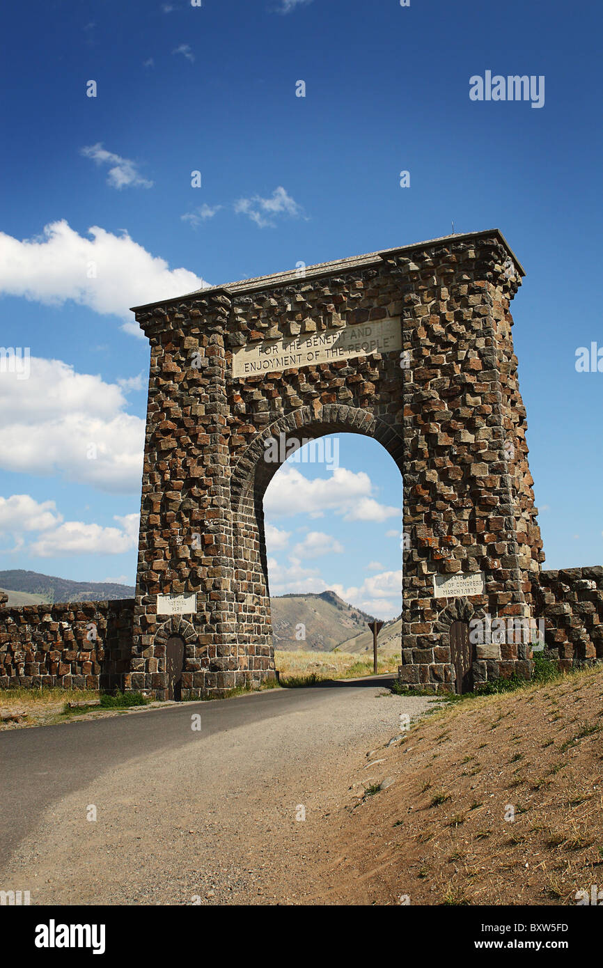 The majestic stone arch at the entrance to Yellowstone National Park ...