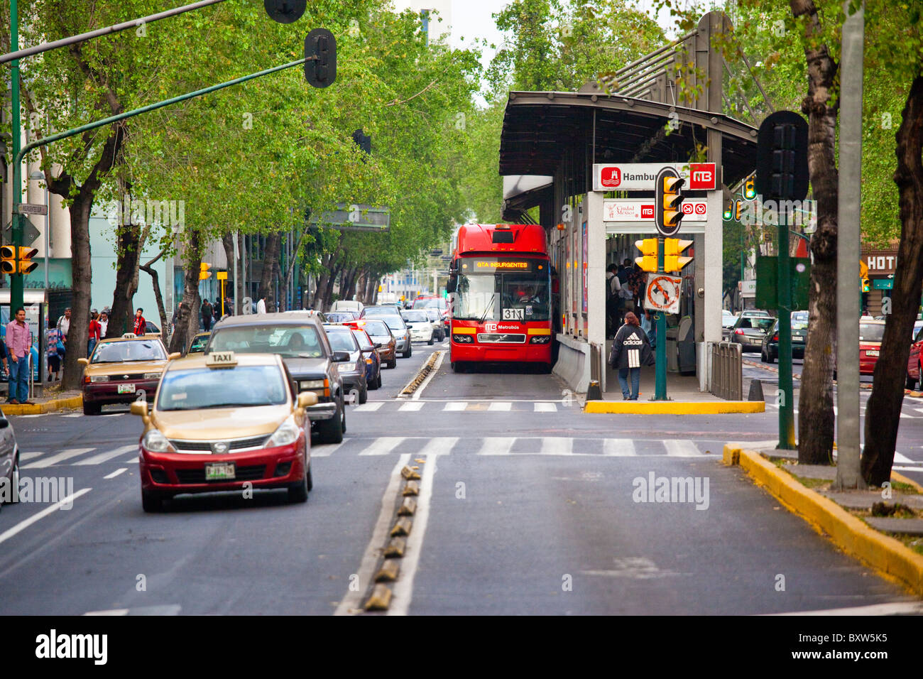 Hamburgo Station, Metrobus in Mexico City, Mexico Stock Photo - Alamy