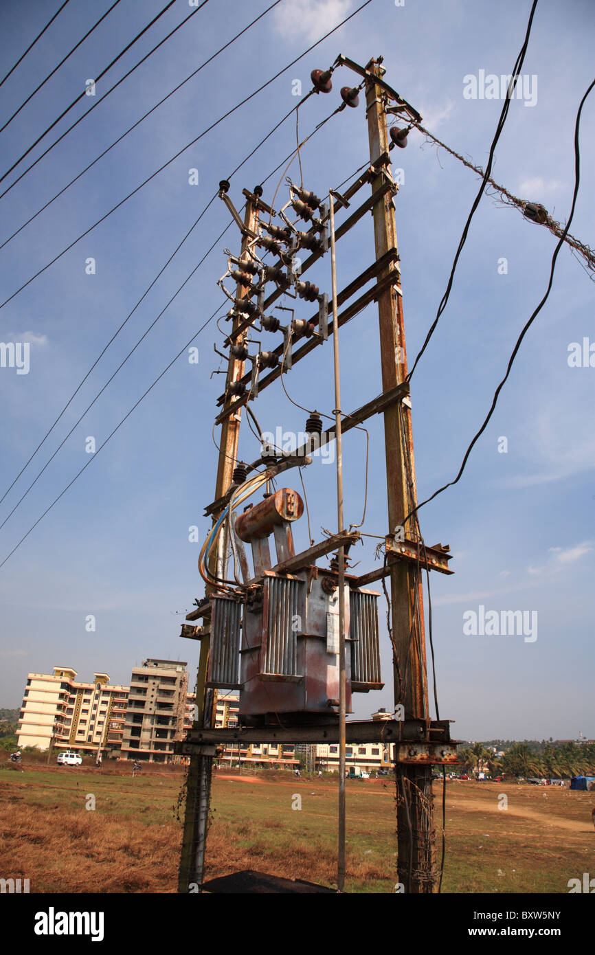 Powerline hi-res stock photography and images - Alamy