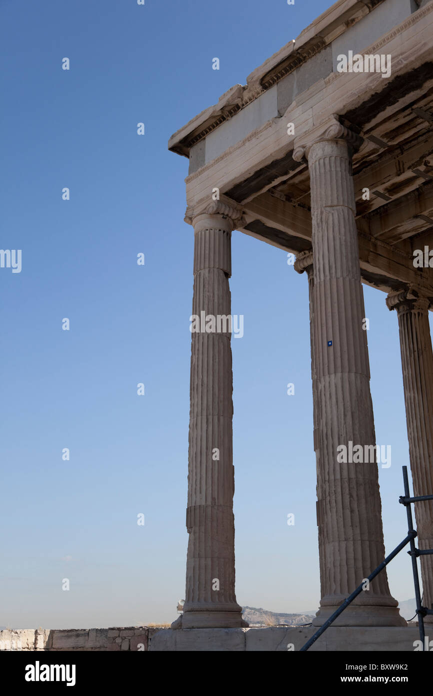 Close-up view of the pillar of the Greek temple Stock Photo - Alamy