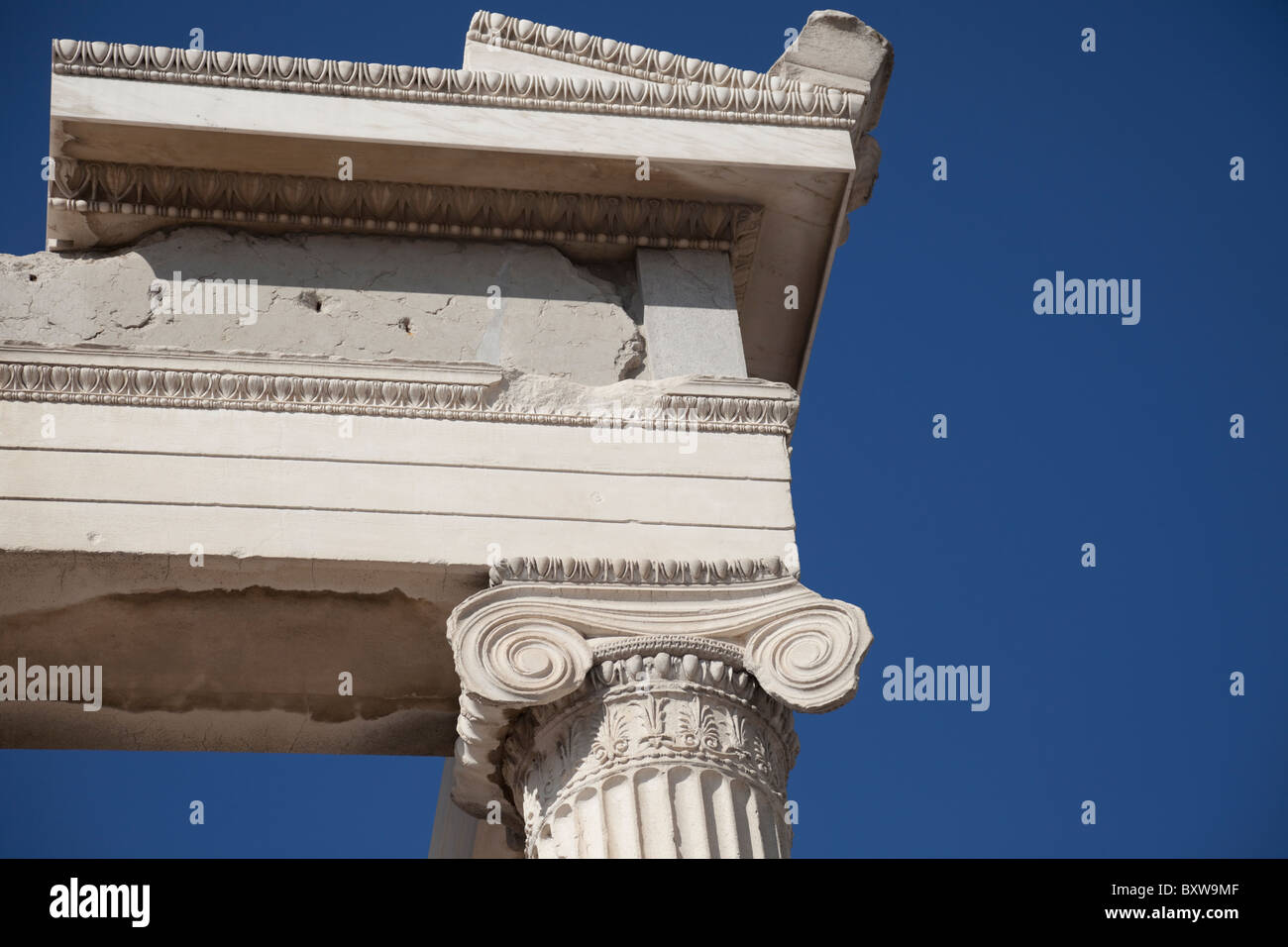 Detail pattern and structure of the Greek style temple Stock Photo - Alamy