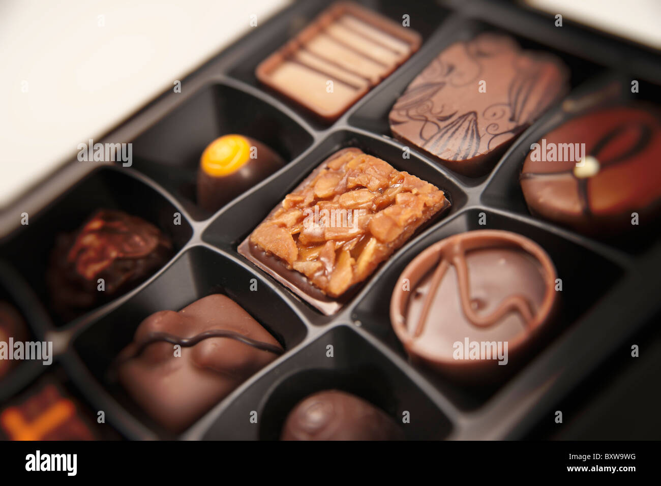 Hotrel Chocolat luxury handmade chocolates UK - the H-Box small taster ...