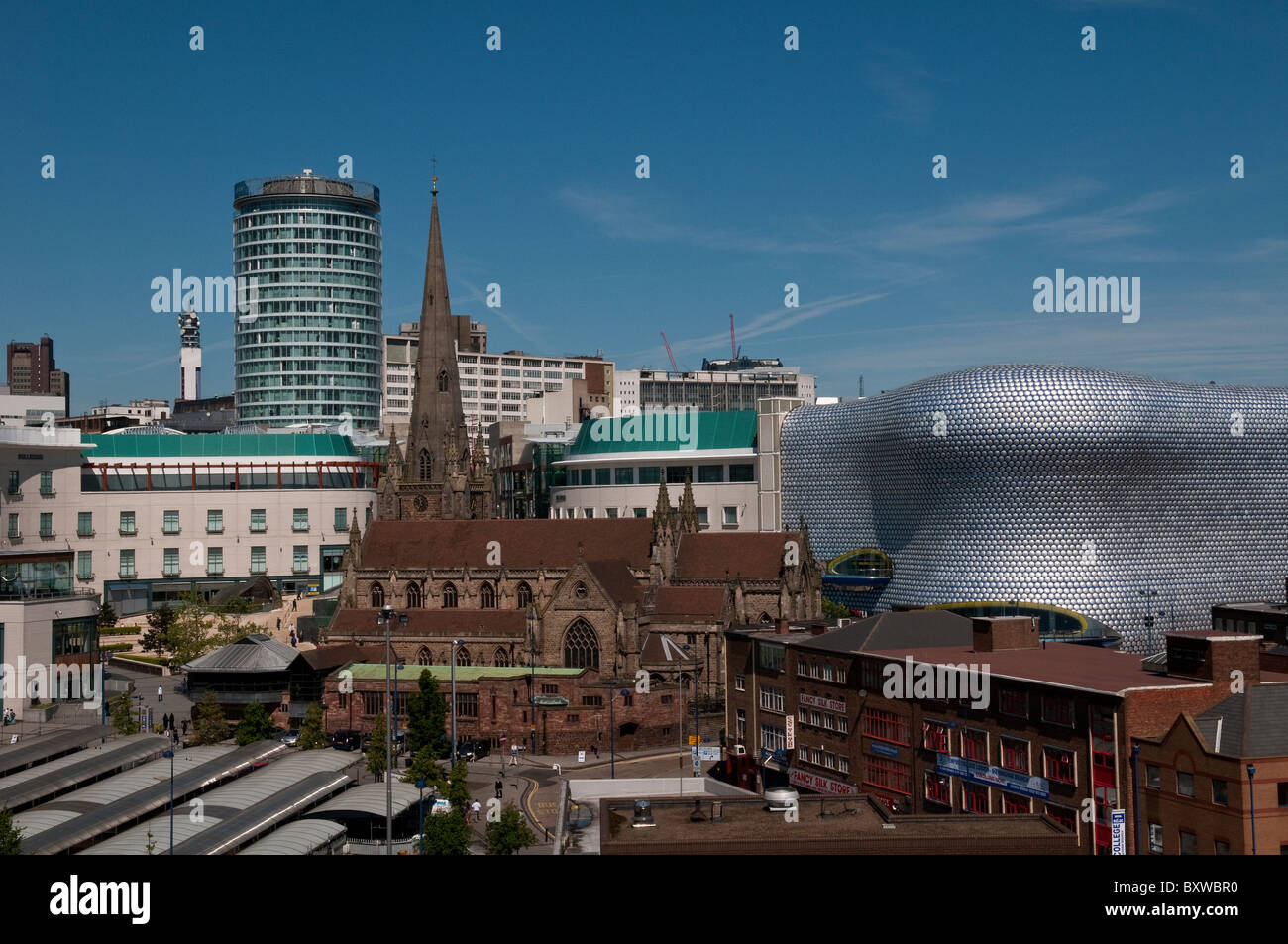 Birmingham shopping centre and bus hi-res stock photography and images ...