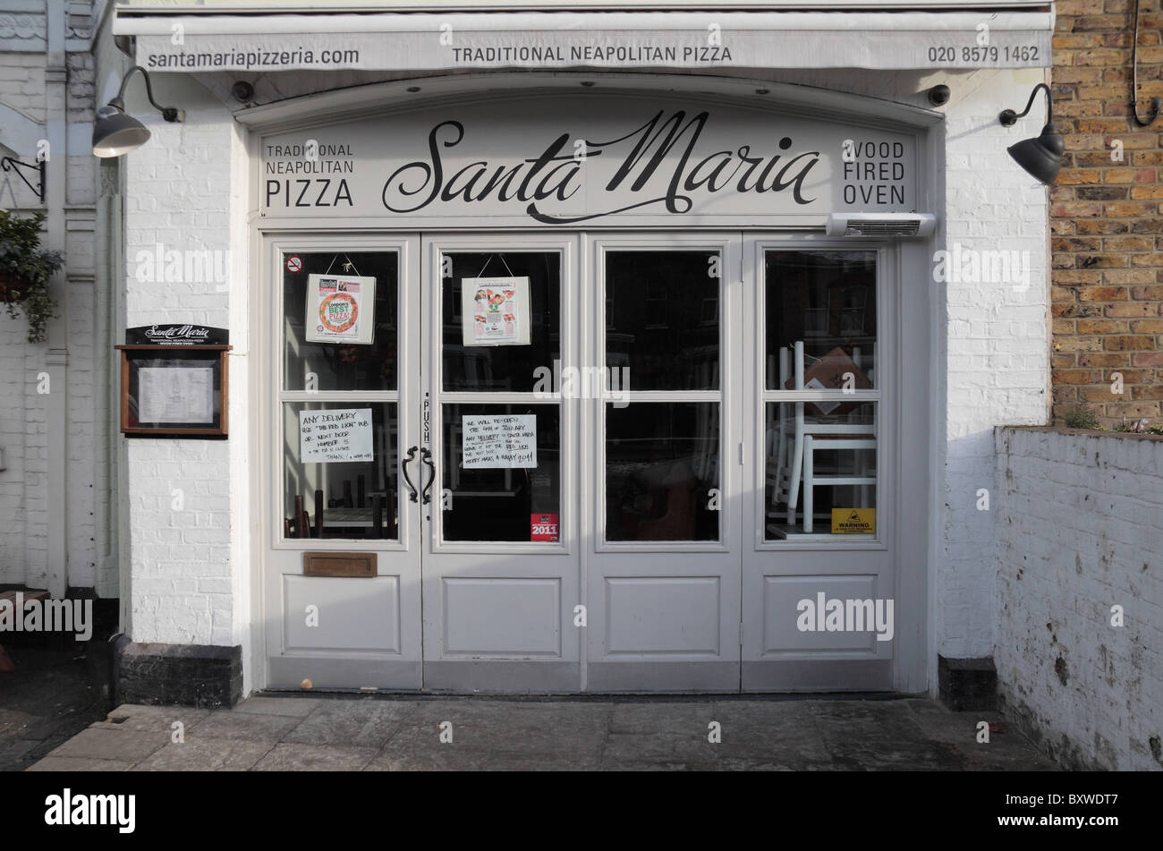 The award winning Santa Maria pizzeria restaurant on Ealing Green ...