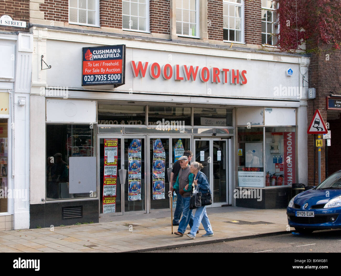 Closed woolworths hi-res stock photography and images - Alamy