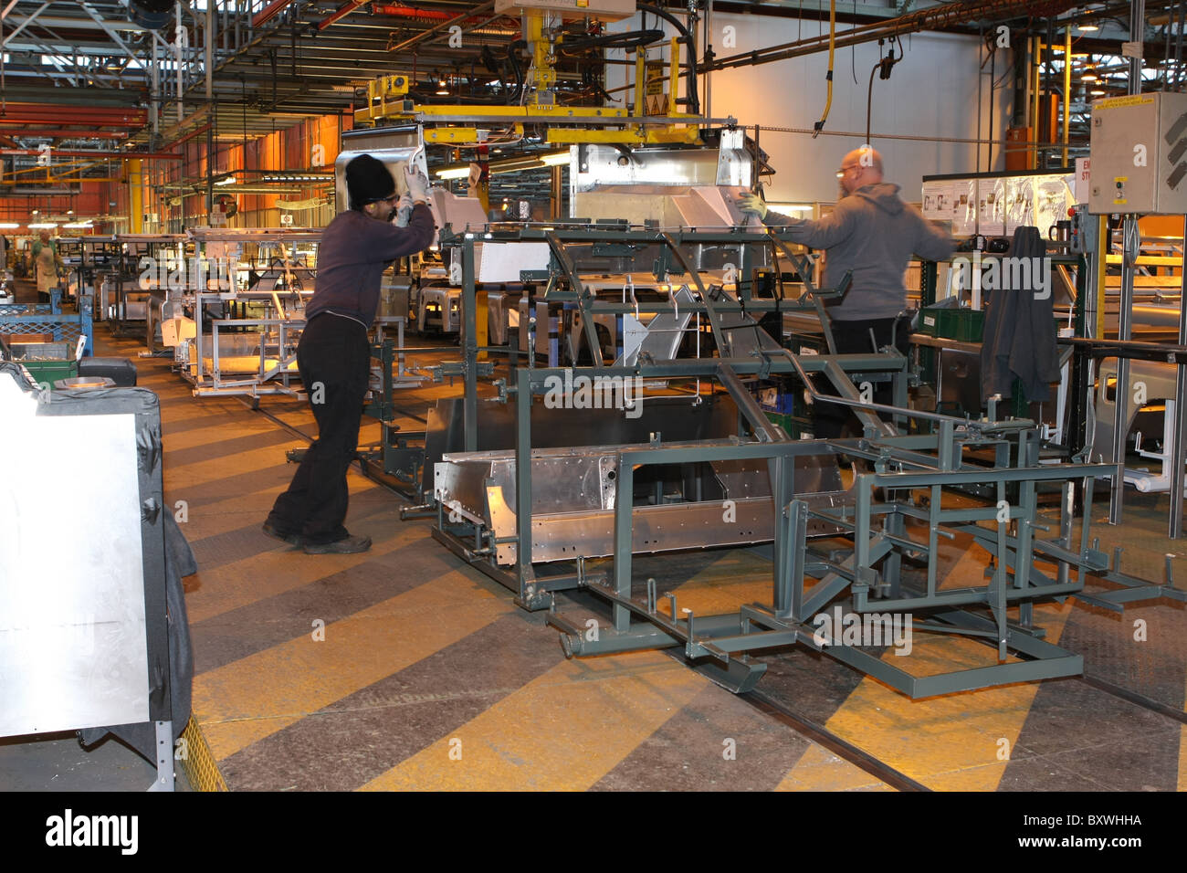 Jlr factory in solihull hi-res stock photography and images - Alamy