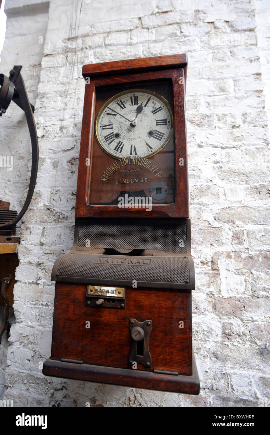 Clocking hi-res stock photography and images - Alamy