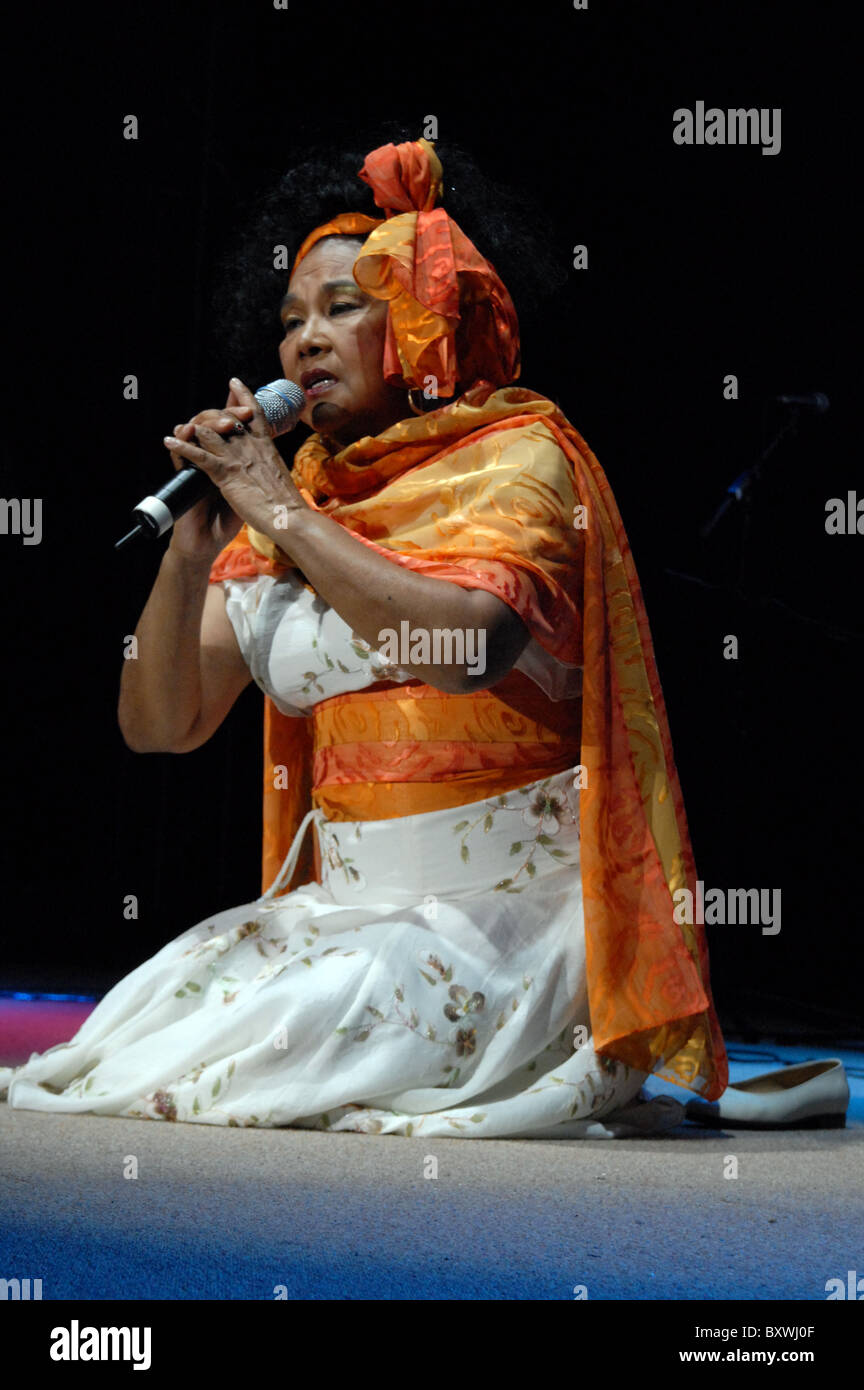 Toto Singer High Resolution Stock Photography and Images - Alamy