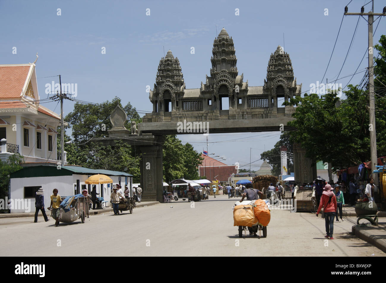 Cambodia thailand border crossing poipet hi-res stock photography and ...