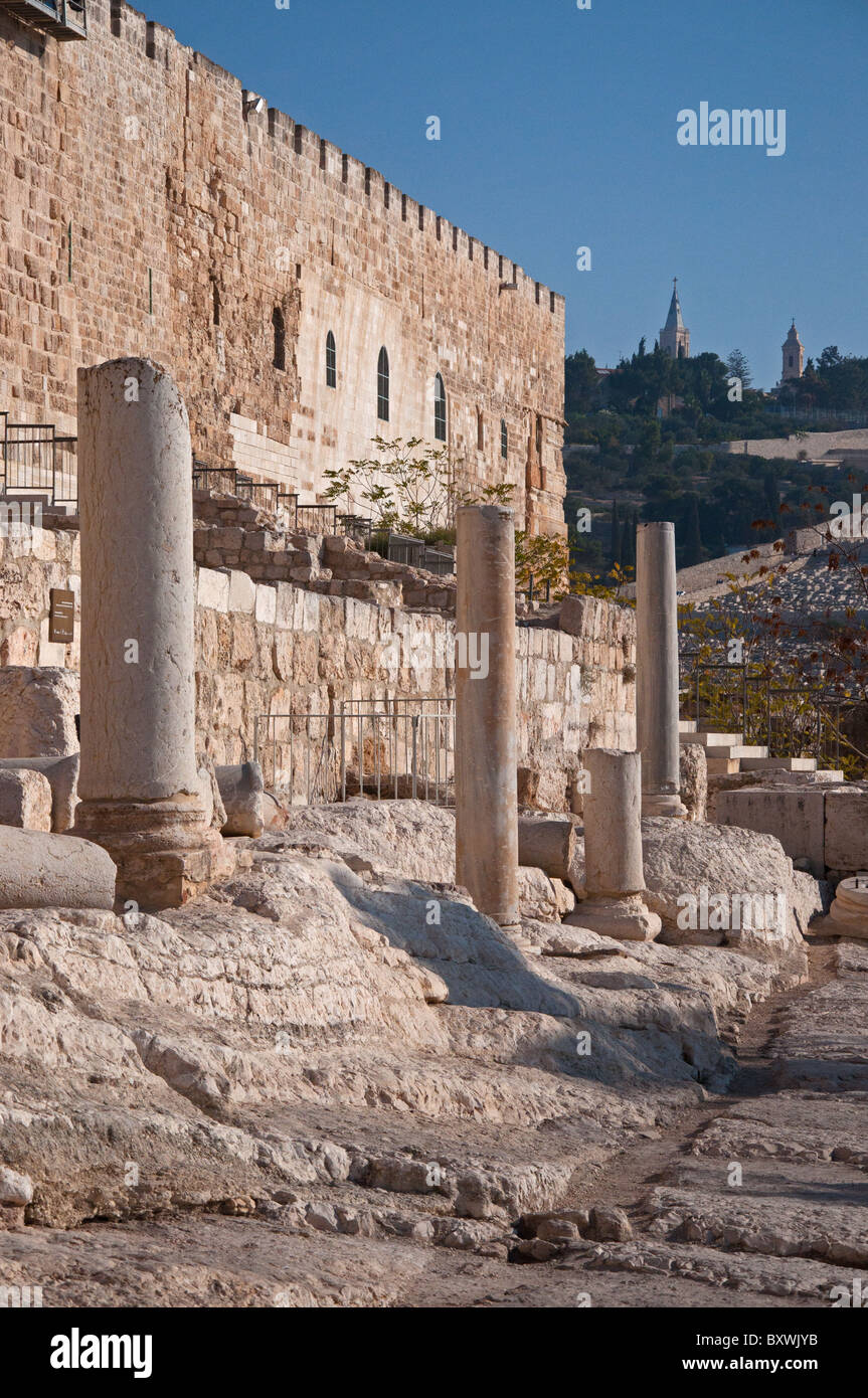 A view of historical ruins along the Temple Mount in Jerusalem Stock ...