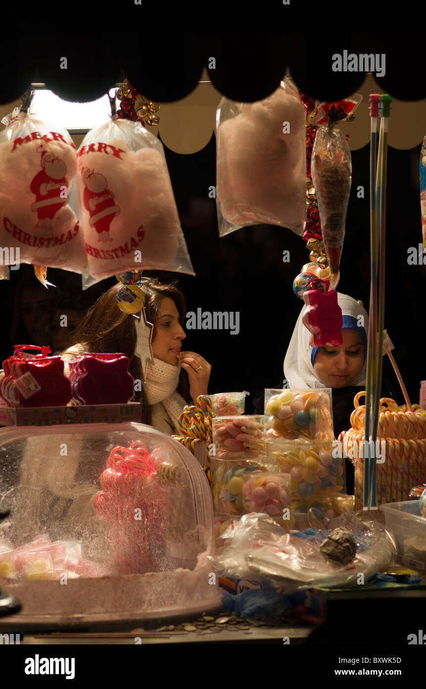 Candyfloss stall hi-res stock photography and images - Alamy