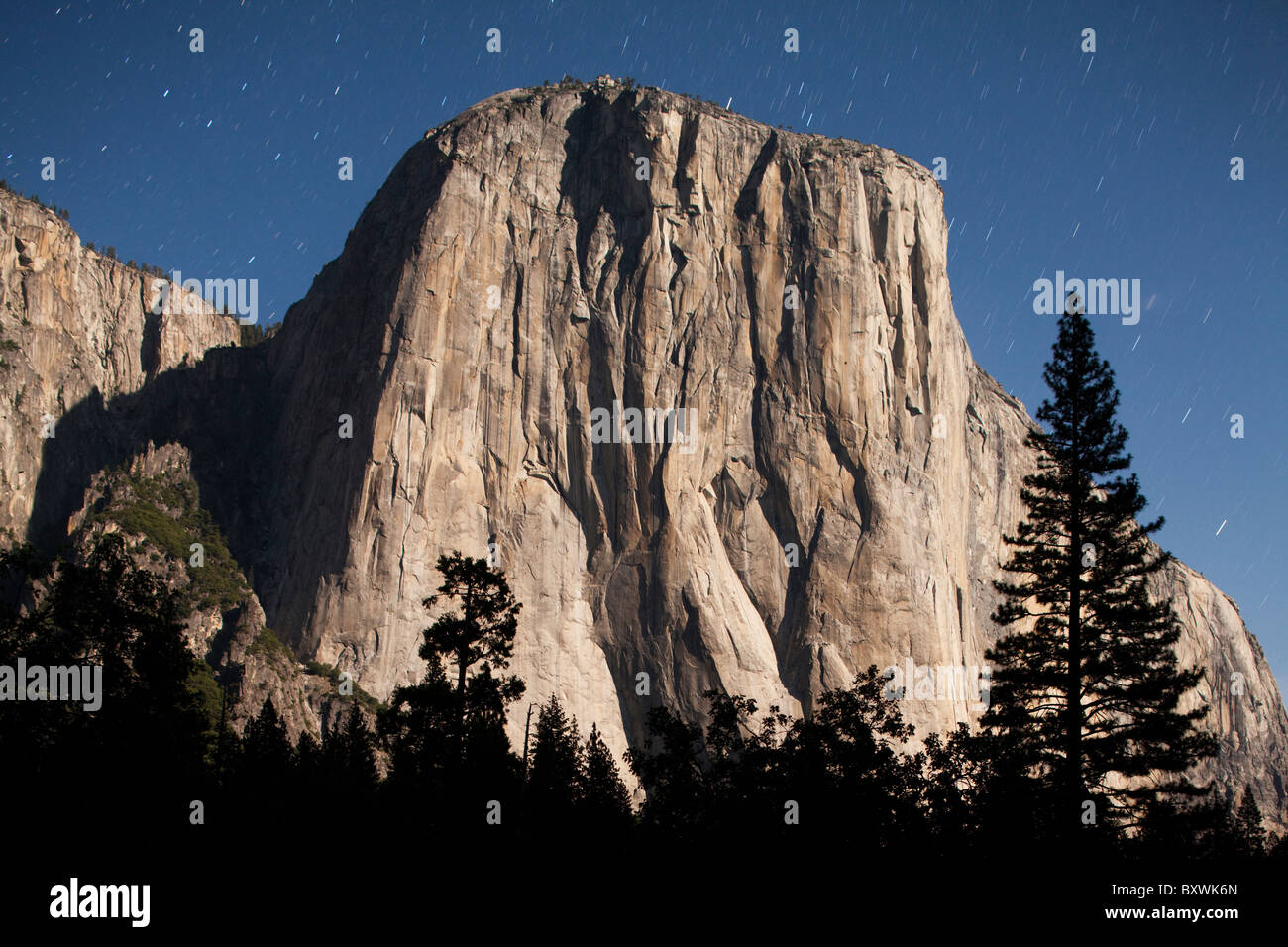 USA, California, Yosemite National Park, Yosemite Valley lit by full ...