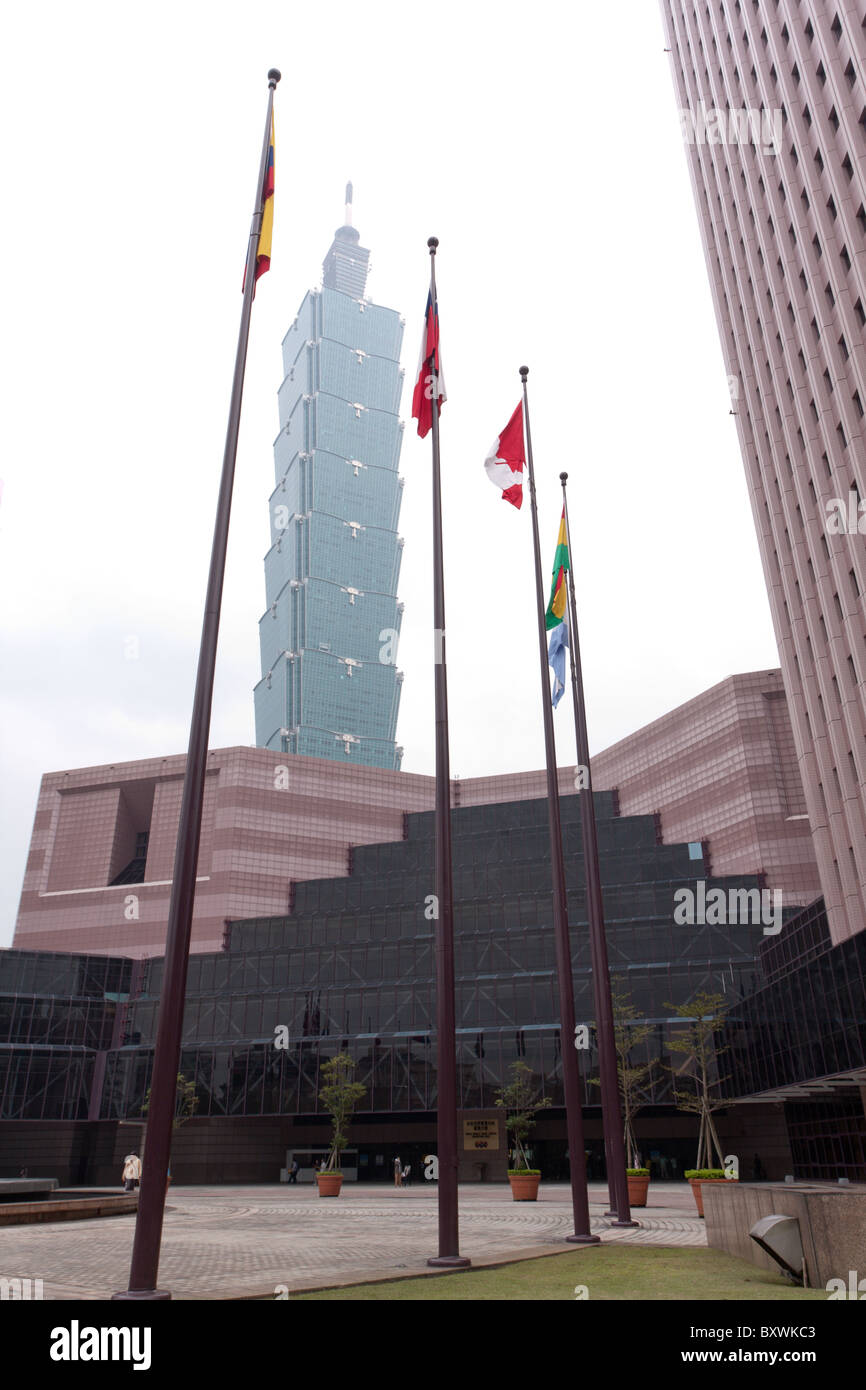 Taipei World Trade Center (TWTC) on foreground, Taipei 101 on ...