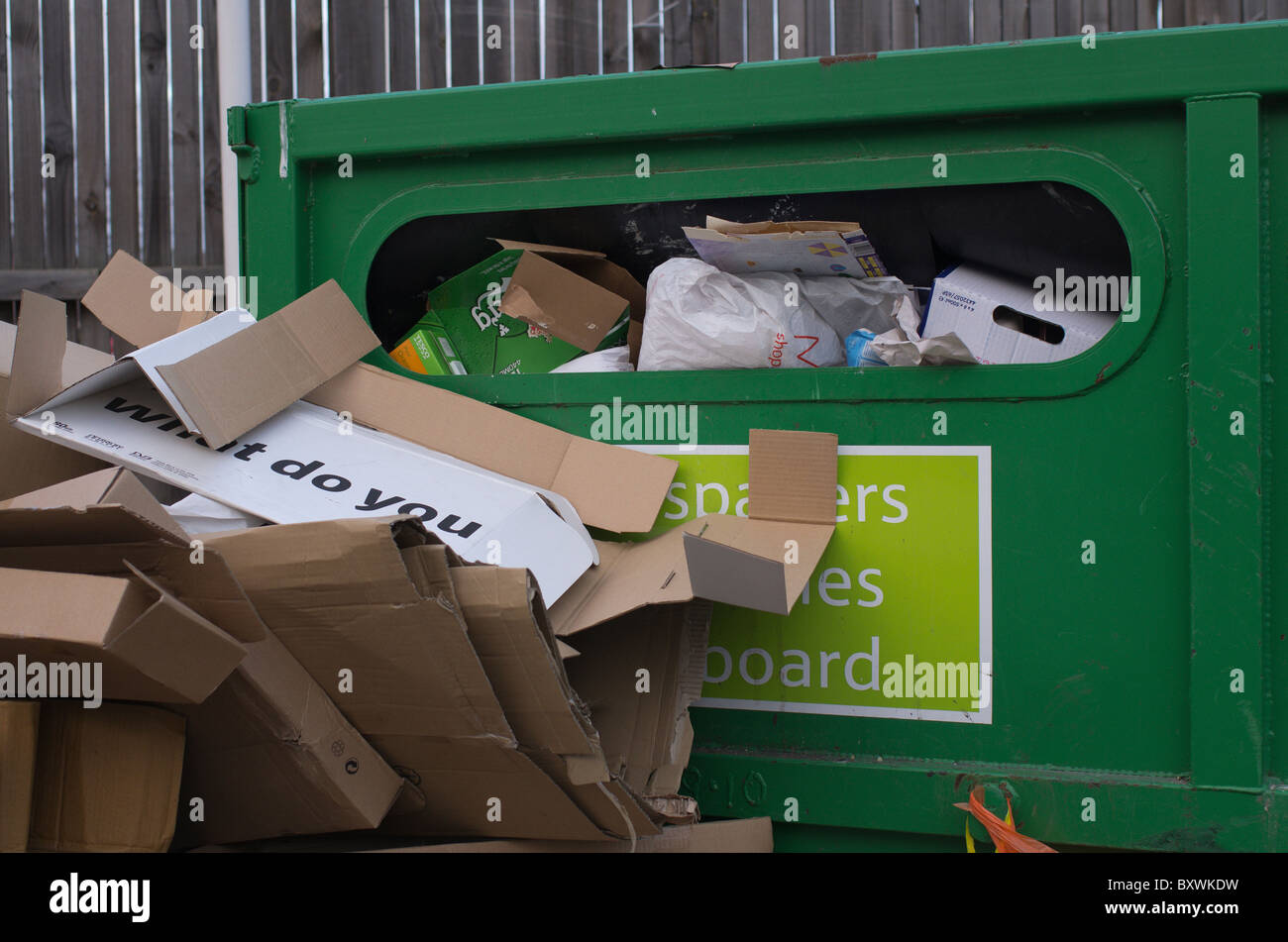 Overloaded skip hi-res stock photography and images - Alamy