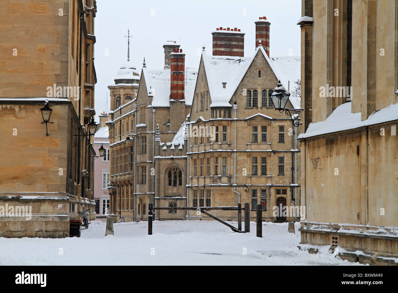 Hertford College winter snow Oxford university Stock Photo - Alamy