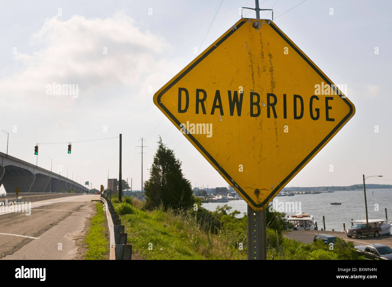 Road Sign Warning Low Bridge Stock Photos & Road Sign Warning Low ...