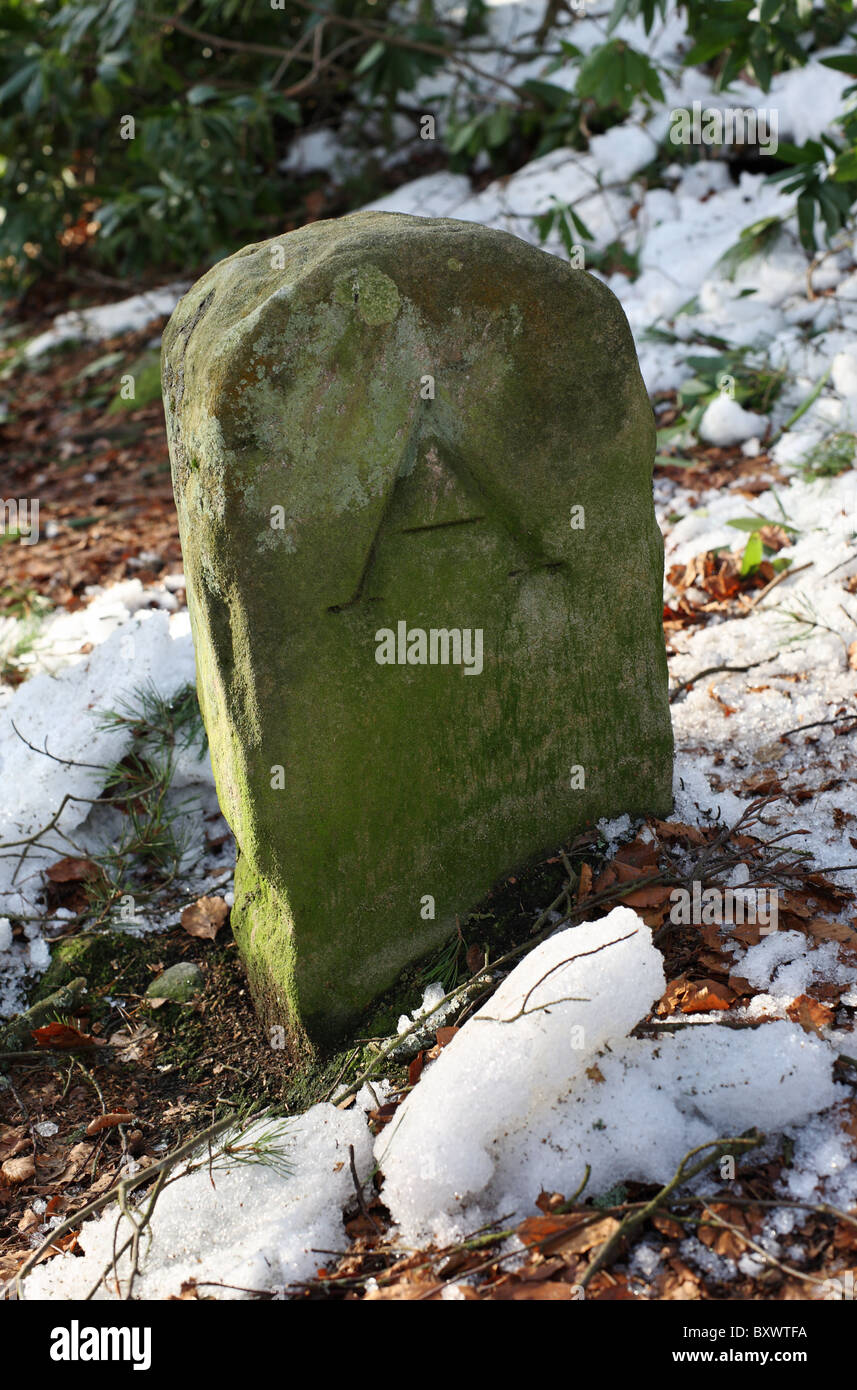 Old stone boundary marker hi-res stock photography and images - Alamy