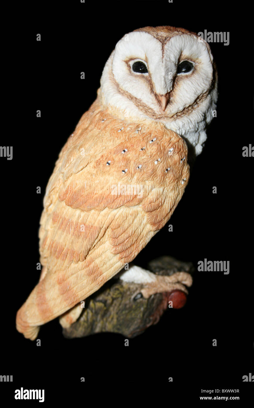 Barn Owl Sculpture By 'Country Artists' Stock Photo - Alamy