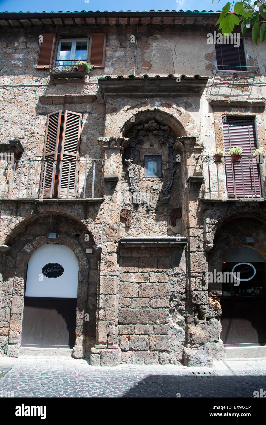 Medieval shrine hi-res stock photography and images - Alamy