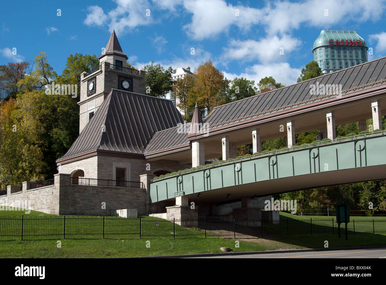 Niagara falls visitor center hi-res stock photography and images - Alamy