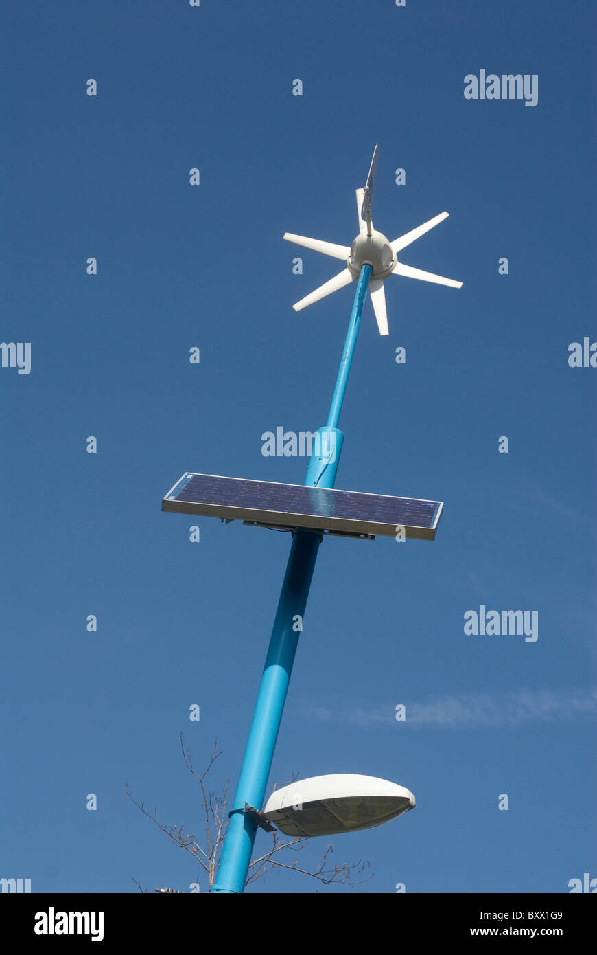 Wind and solar street light hi-res stock photography and images - Alamy