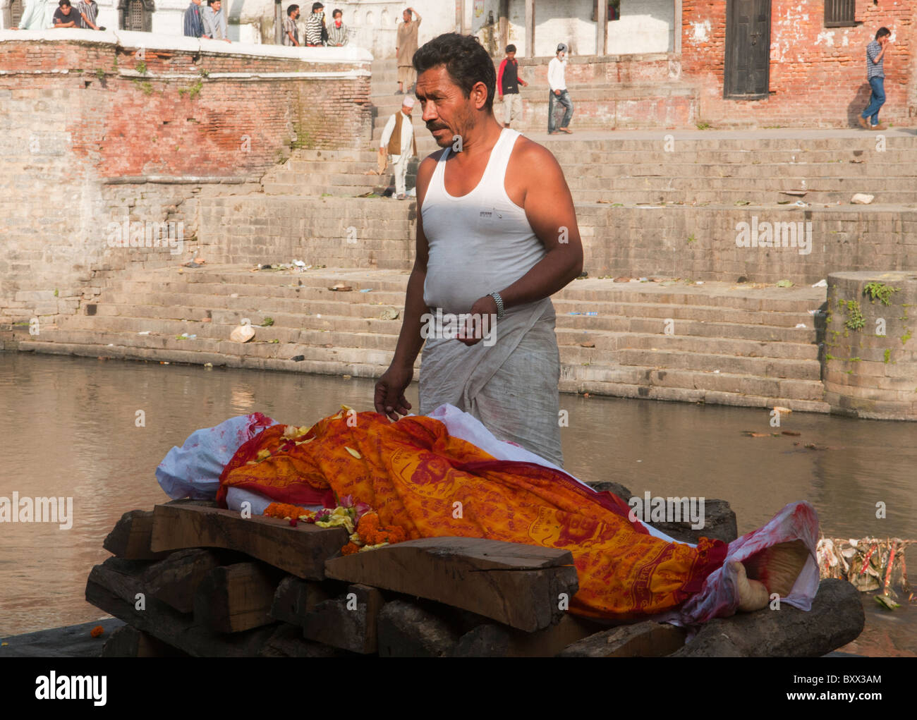 Hindu funeral pyre cremation in hi-res stock photography and images - Alamy