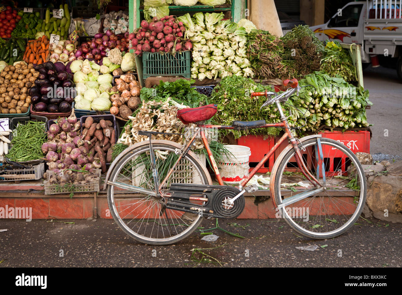 Crossbar bicycle hi-res stock photography and images - Alamy