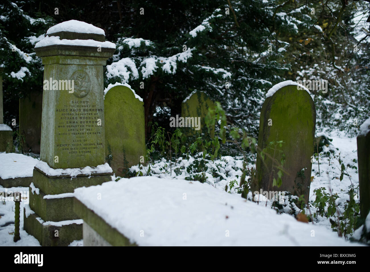 Snowy Cemetery High Resolution Stock Photography and Images - Alamy