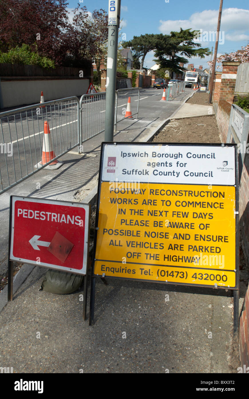 Footway closed sign hi-res stock photography and images - Alamy