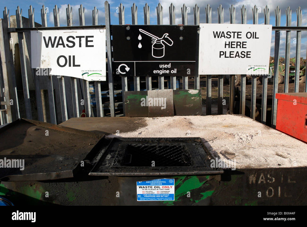 Waste oil sign hi-res stock photography and images - Alamy