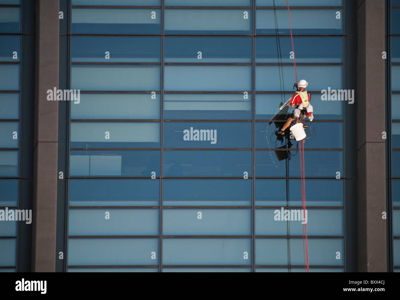 Rope access window cleaning hi-res stock photography and images - Alamy