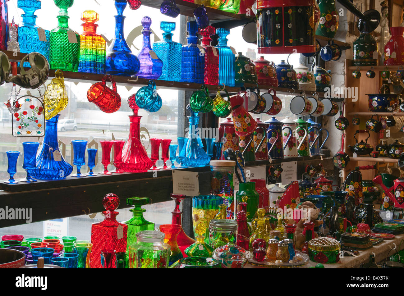 Coloured glass bottles hi-res stock photography and images - Alamy