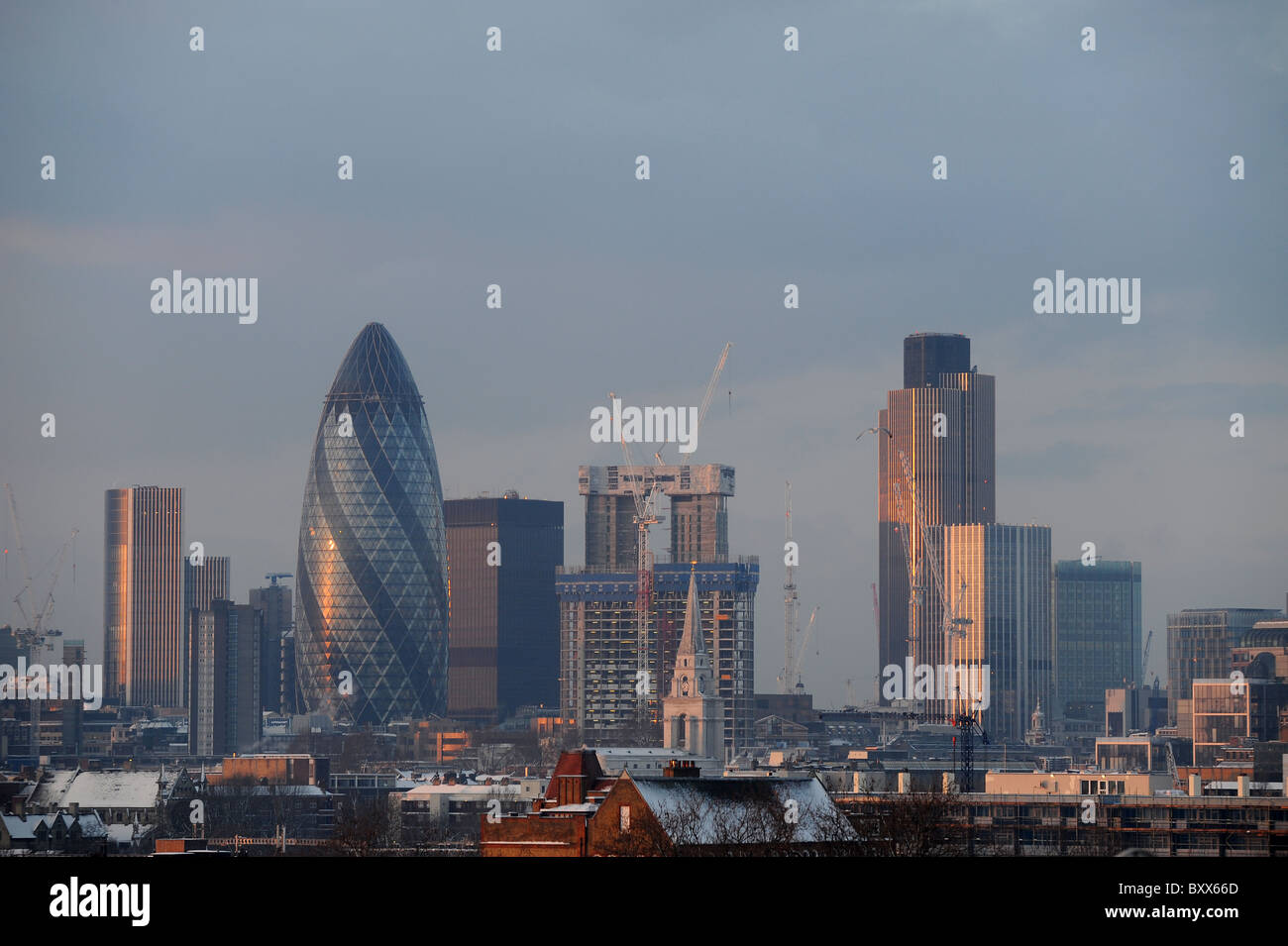 City rooftops snow hi-res stock photography and images - Alamy