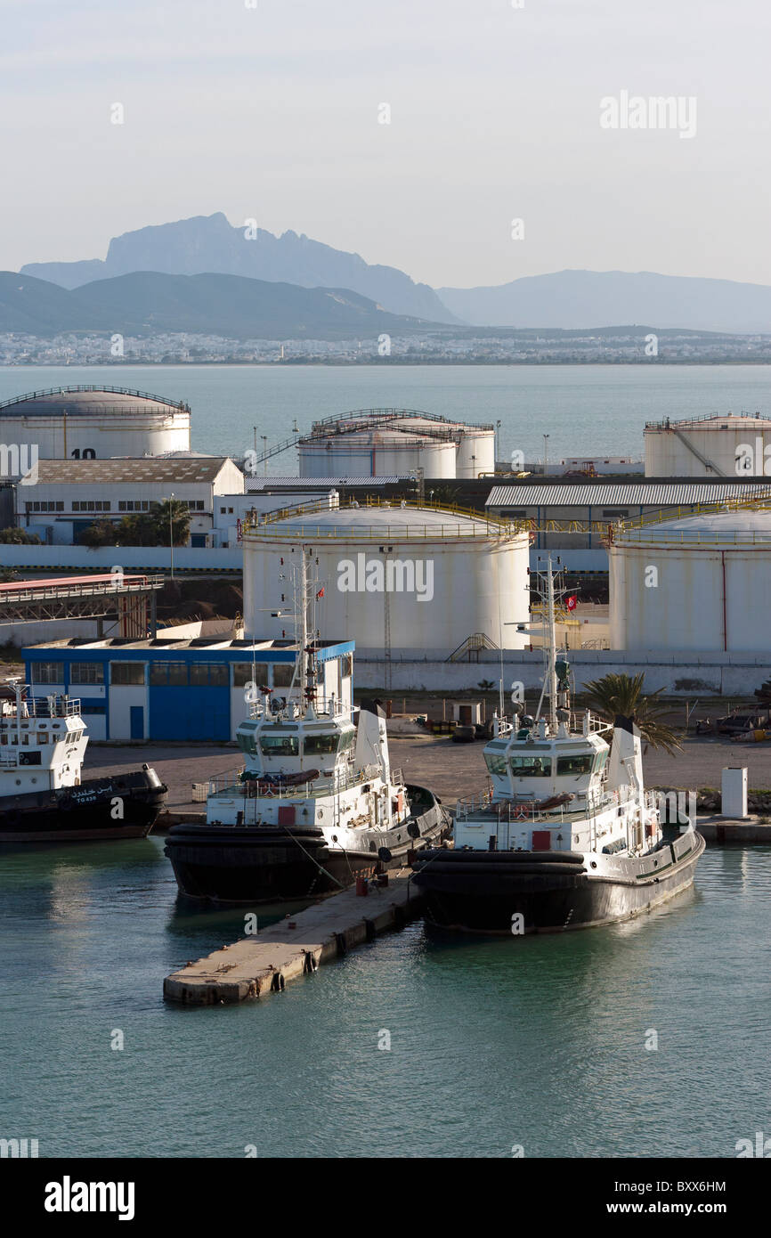 Tanks and boats hi-res stock photography and images - Alamy