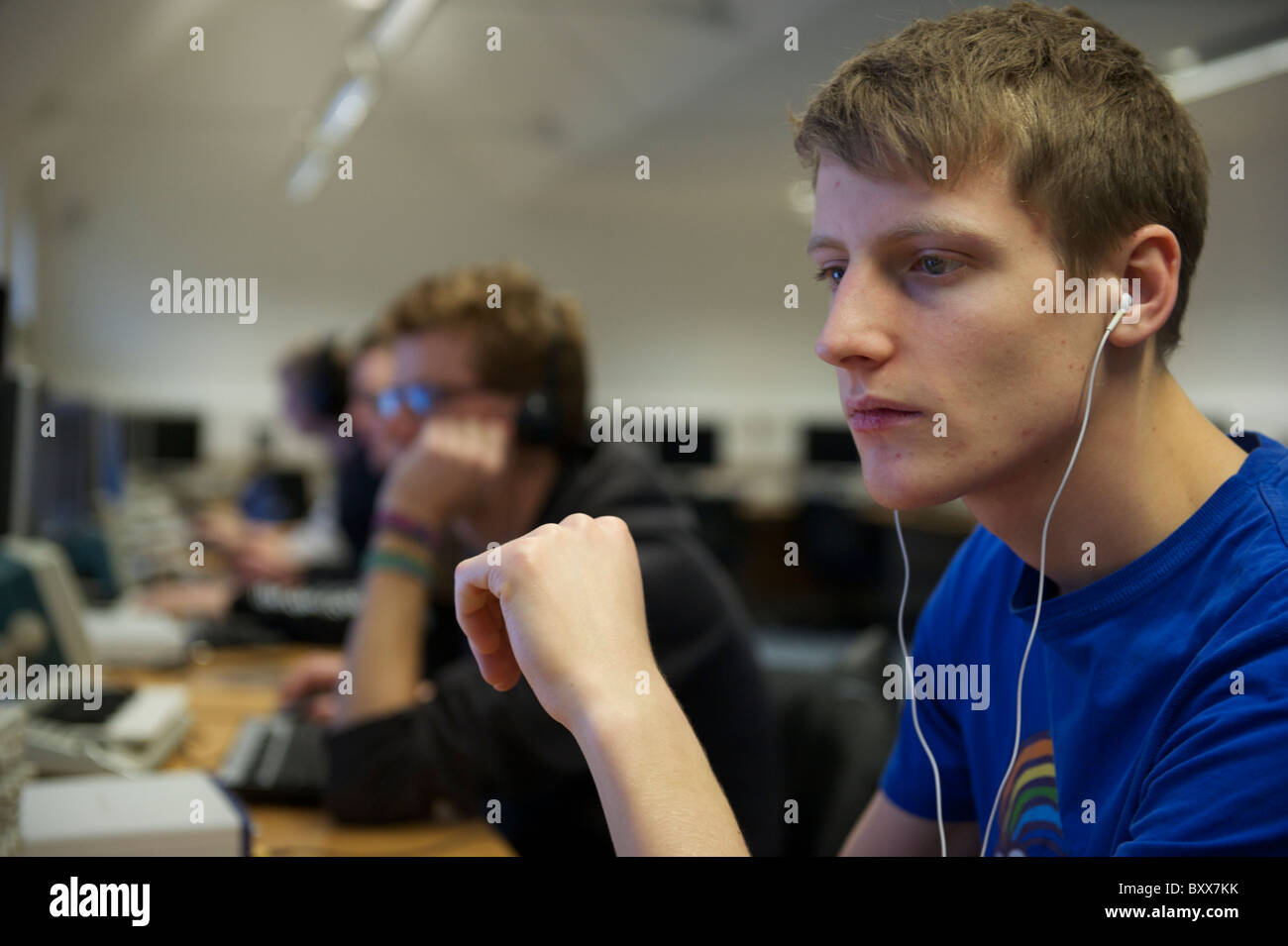 undergraduate Leicester Technology University students undergrad Tech ...