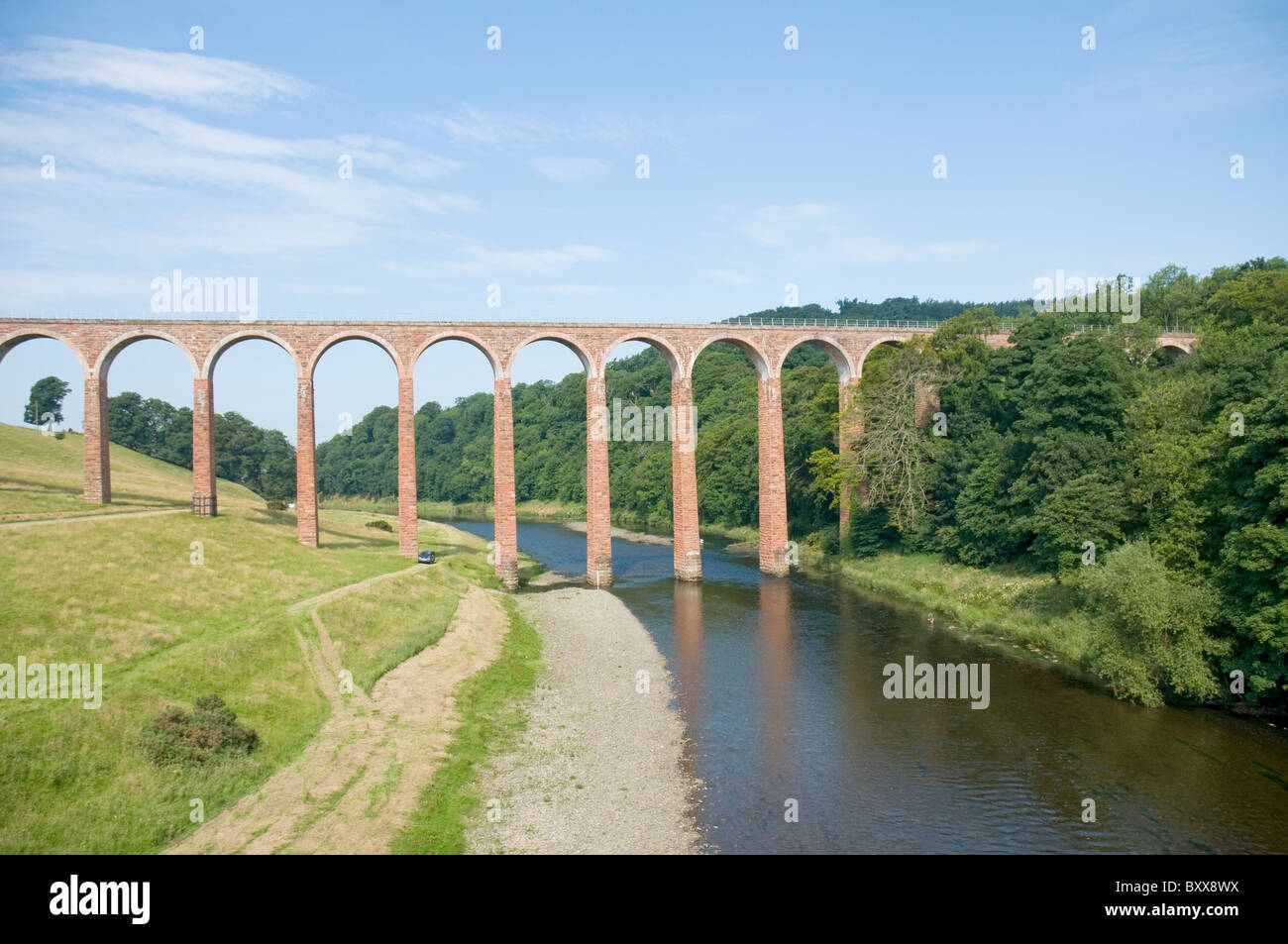 Leaderfoot viaduct melrose scotland hi-res stock photography and images ...