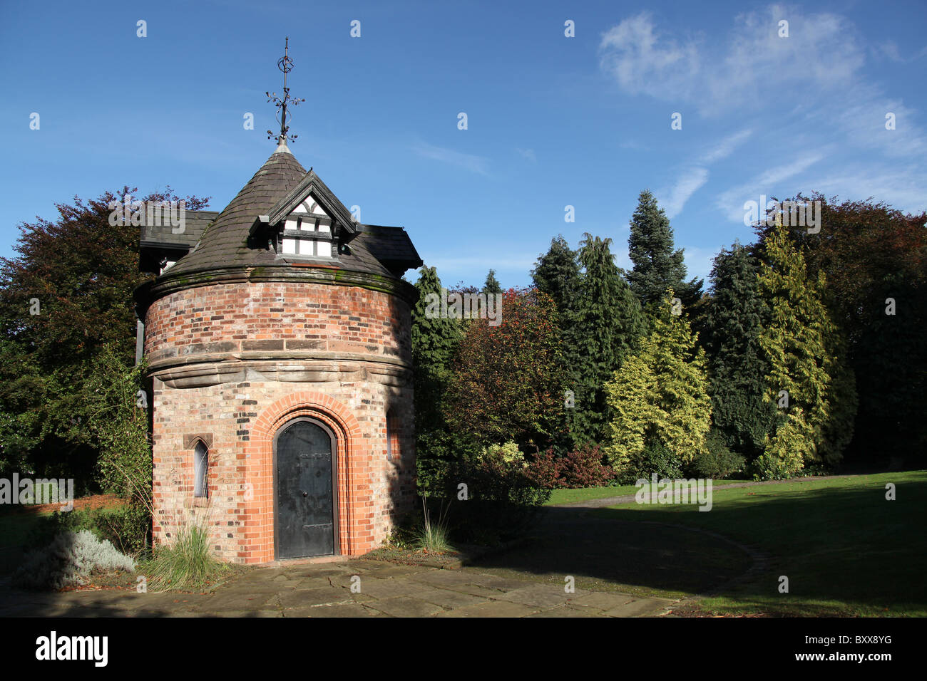 Walkden Gardens, Sale, England. Autumnal view of the 19th century ...