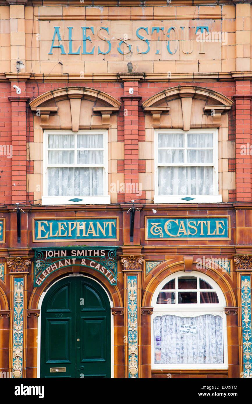 Elephant and Castle Pub on Westgate Wakefield West Yorkshire England ...