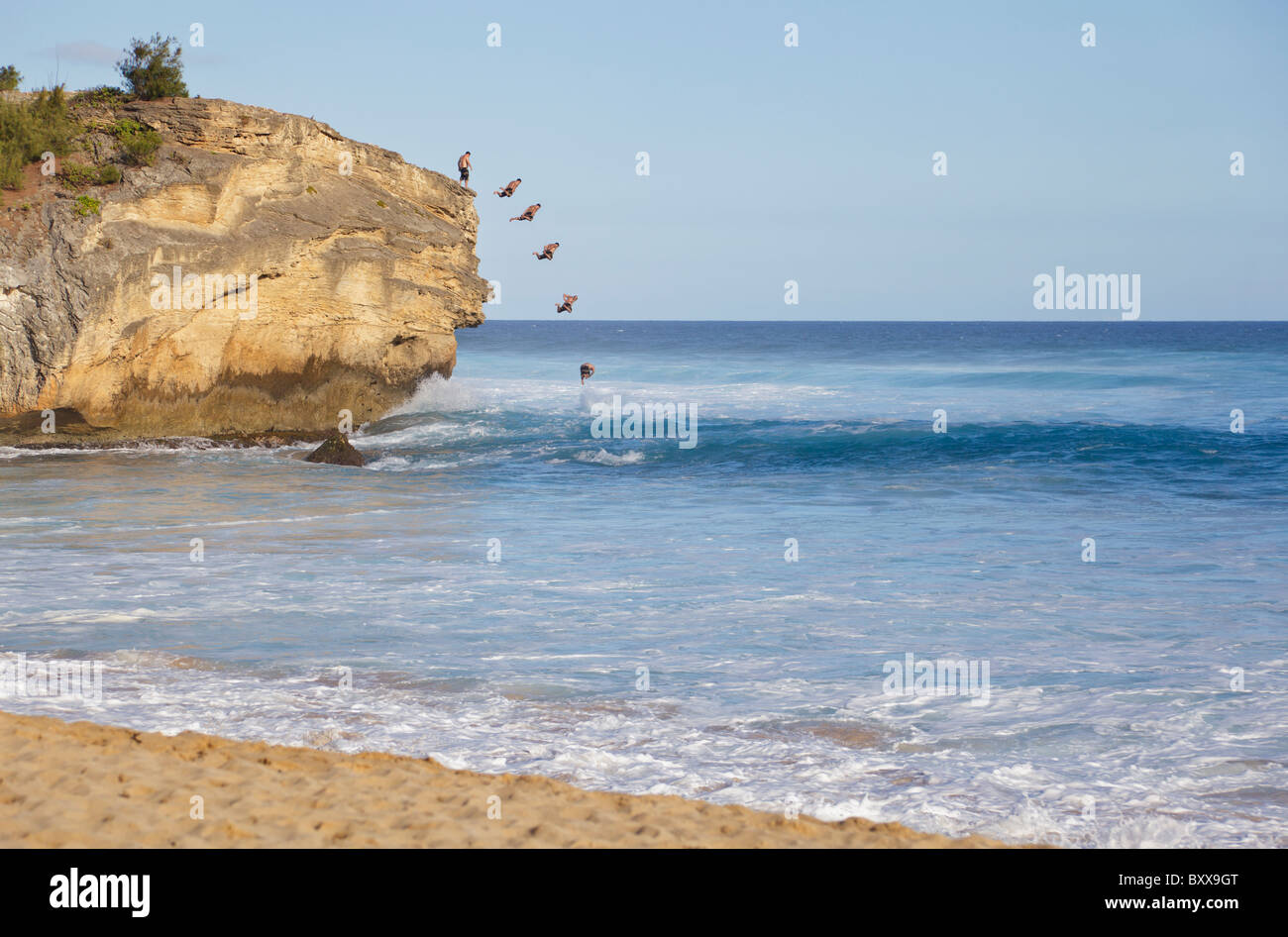 Cliff jumping into ocean hi-res stock photography and images - Alamy