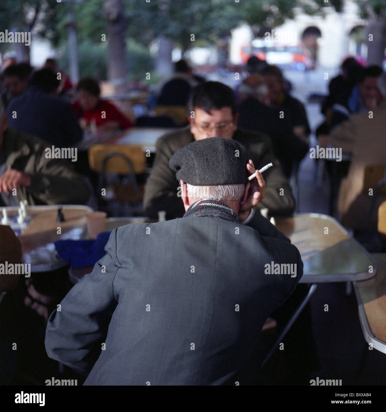 Smoking chess hi-res stock photography and images - Alamy