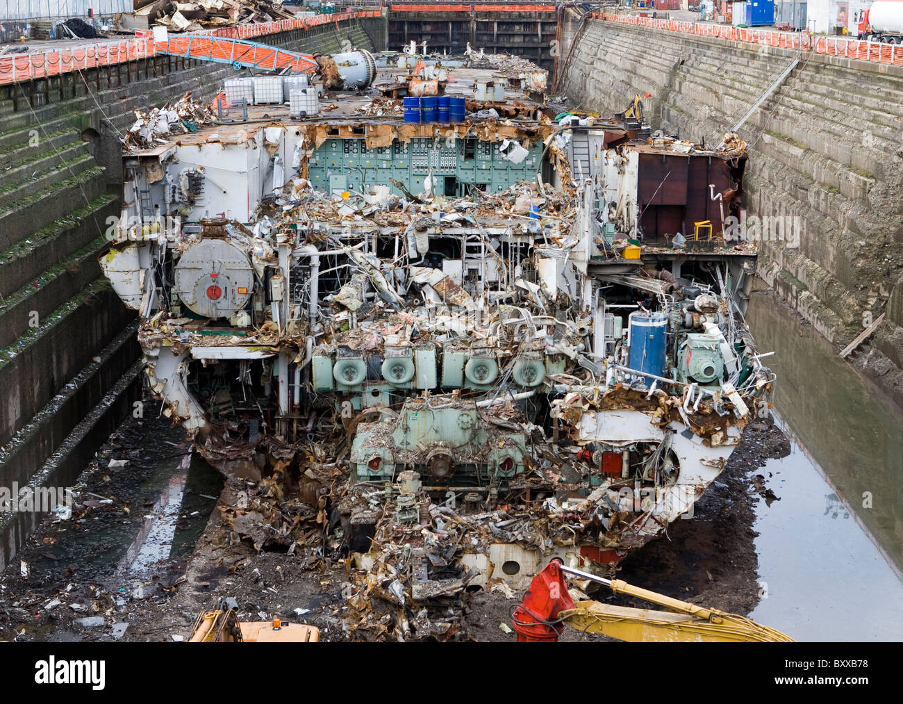 Scrap Metal Merchants Ship Dismantling for Scrap Metal Salvage ...