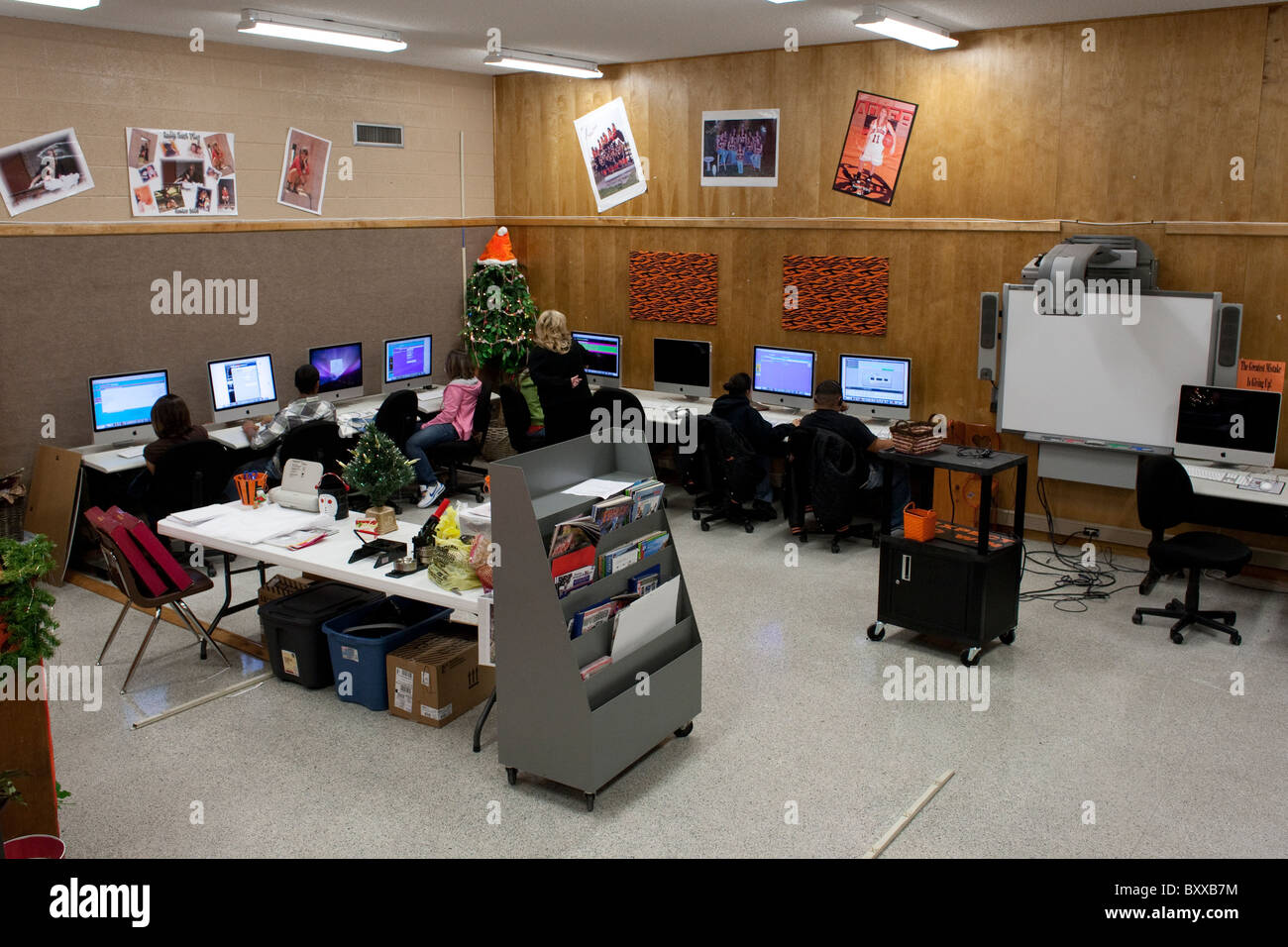 High school computer lab hi-res stock photography and images - Alamy