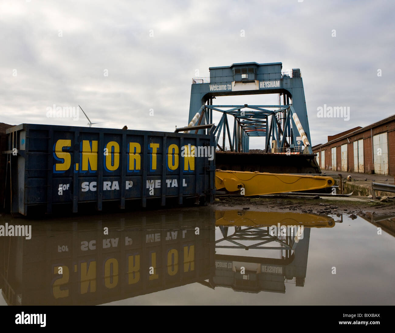 Scrap metal at liverpool docks hi-res stock photography and images - Alamy