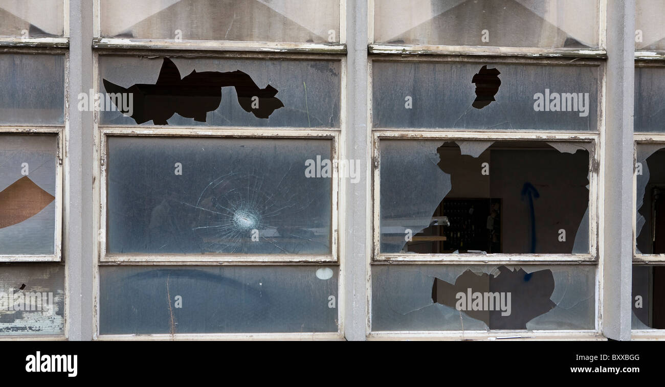 Factories broken down hi-res stock photography and images - Alamy