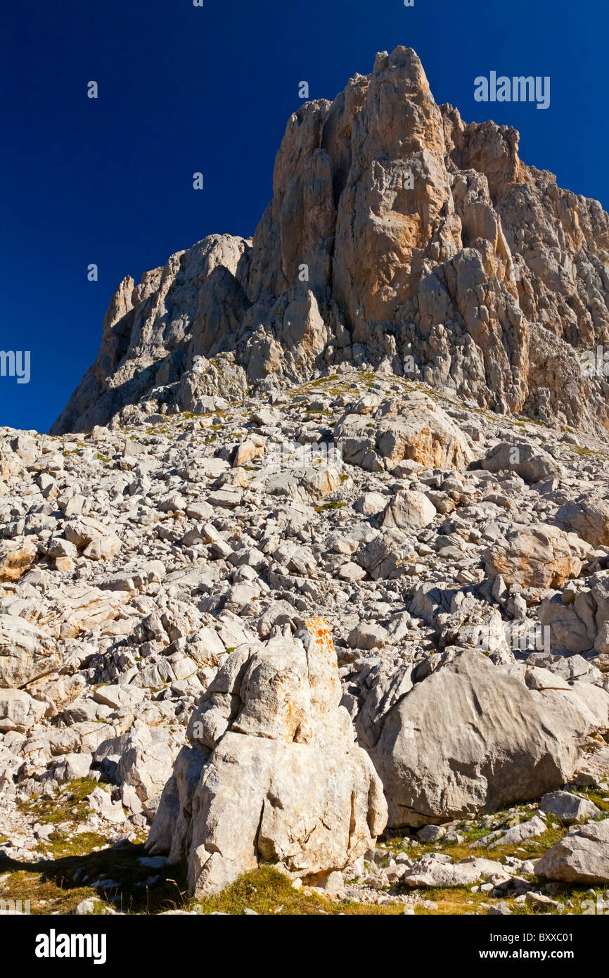 Limestone mountains at Fuente De in the Picos de Europa National Park ...