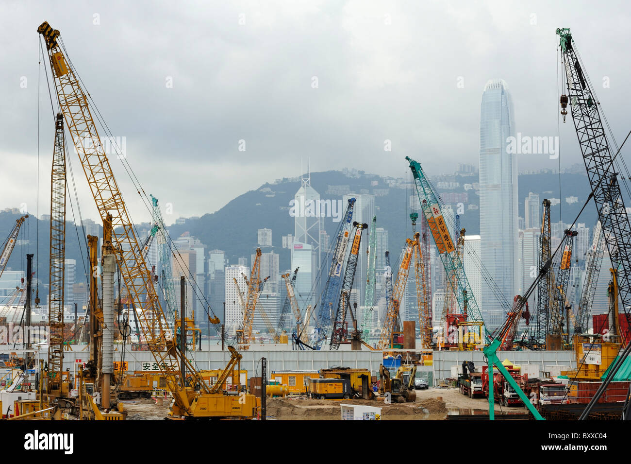Cranes and skyscrapers, Kowloon, Hong Kong Stock Photo - Alamy