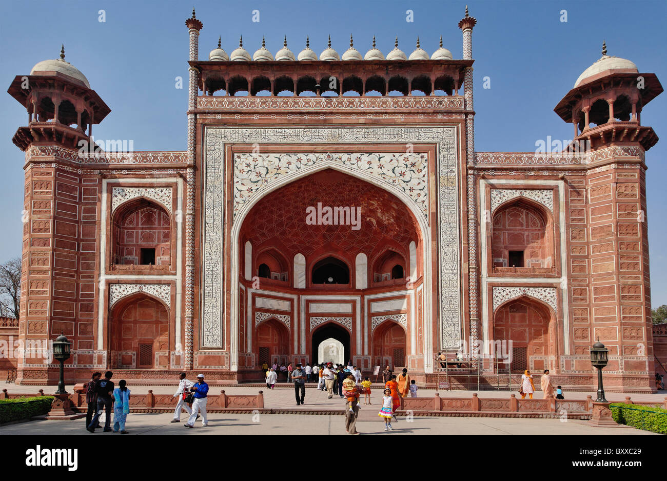 The Great Gate (Darwaza-i-rauza) the main entryway to the Taj Mahal ...