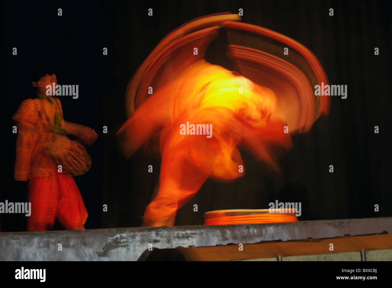 Tradiitional dress hi-res stock photography and images - Alamy